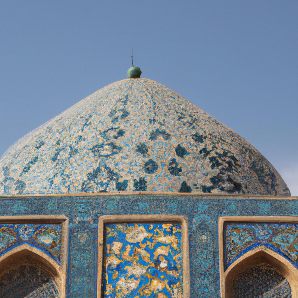 Shah Cheragh Shiraz: A Glimpse into the Heart of Iran's Religious and ...
